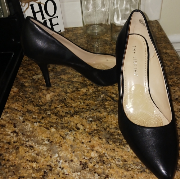 The Limited | Shoes | The Limited Black Sleek Leather Pumps 4 Heels ...